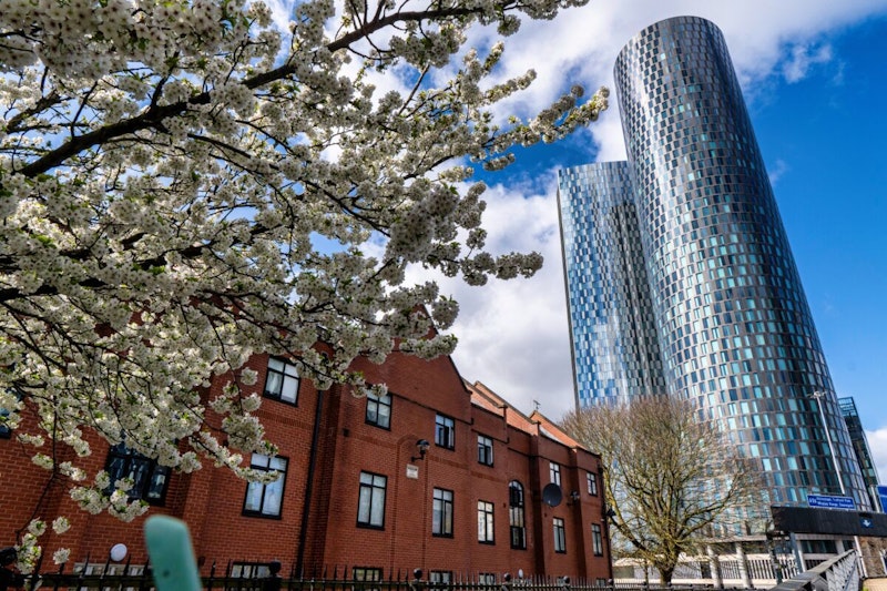 GCSE Geography | Urban regeneration in Manchester - Hulme (UK city ...