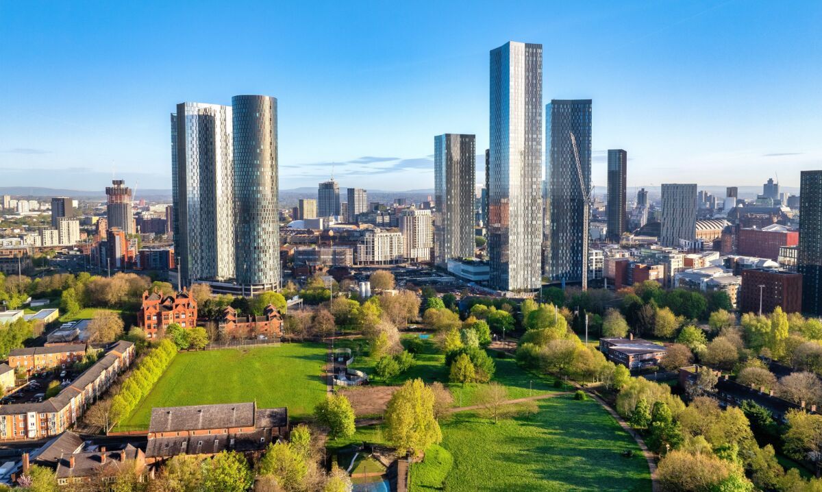 GCSE Geography | Urban regeneration in Manchester - Hulme (UK city ...
