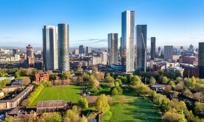 GCSE Geography | Urban regeneration in Manchester - Hulme (UK city ...