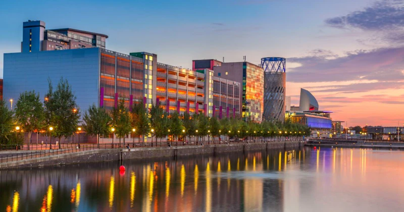 GCSE Geography | Urban regeneration in Manchester - Salford Quays (UK ...