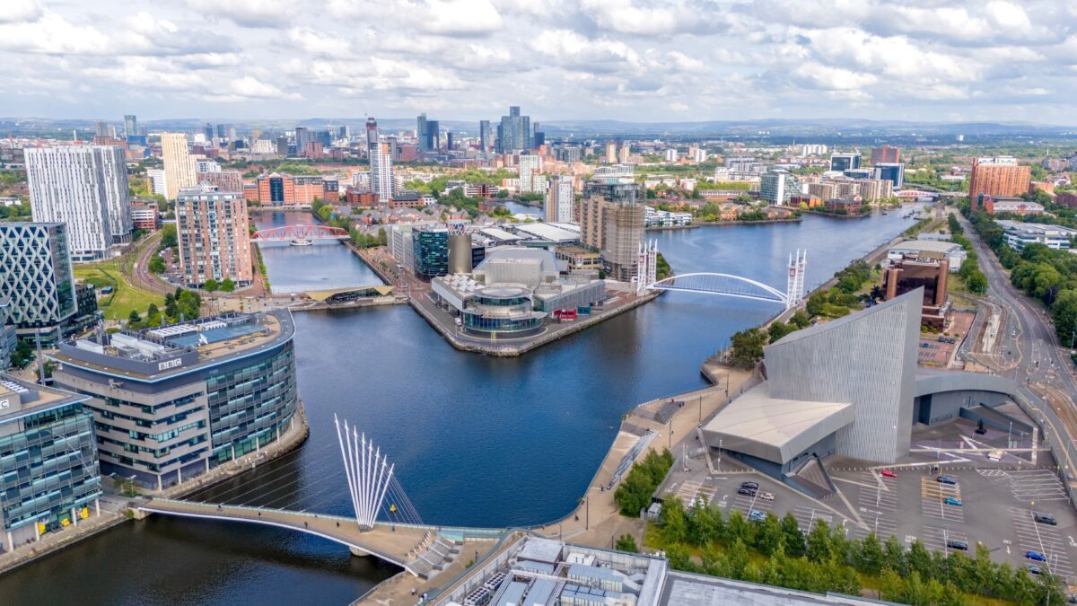 GCSE Geography | Urban regeneration in Manchester - Salford Quays (UK ...